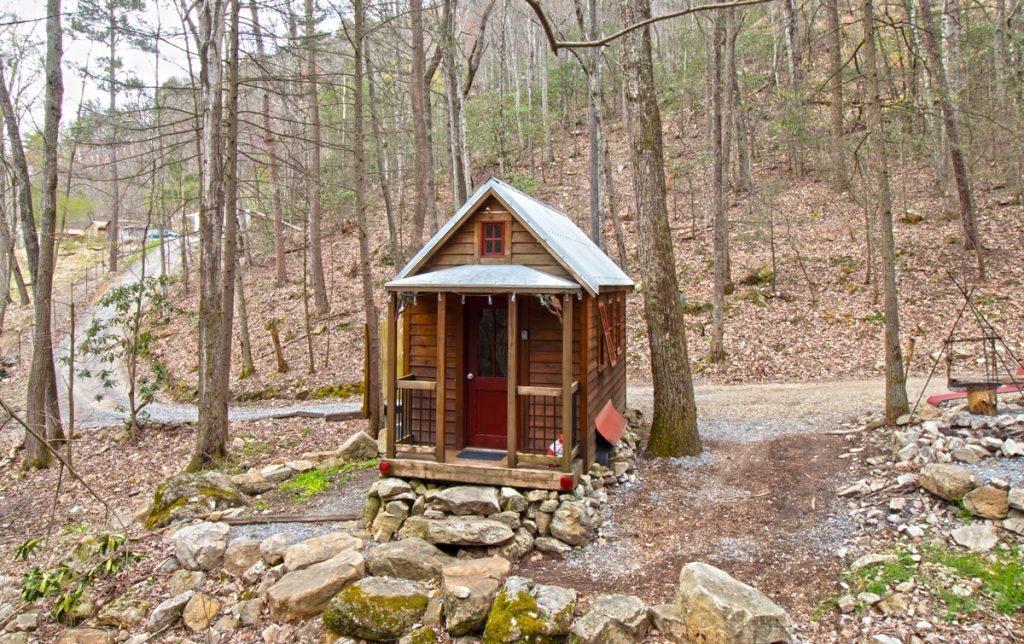 Tiny Owl Cabin – Cabins in Gatlinburg Tennessee